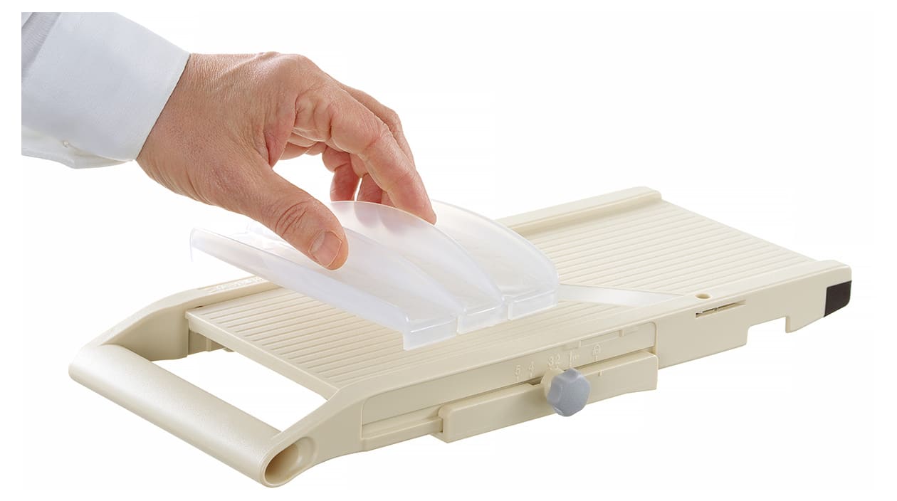 Shogun Pro Japanese Mandoline Slicer - Width 18cm - Hendi - Meilleur du ...