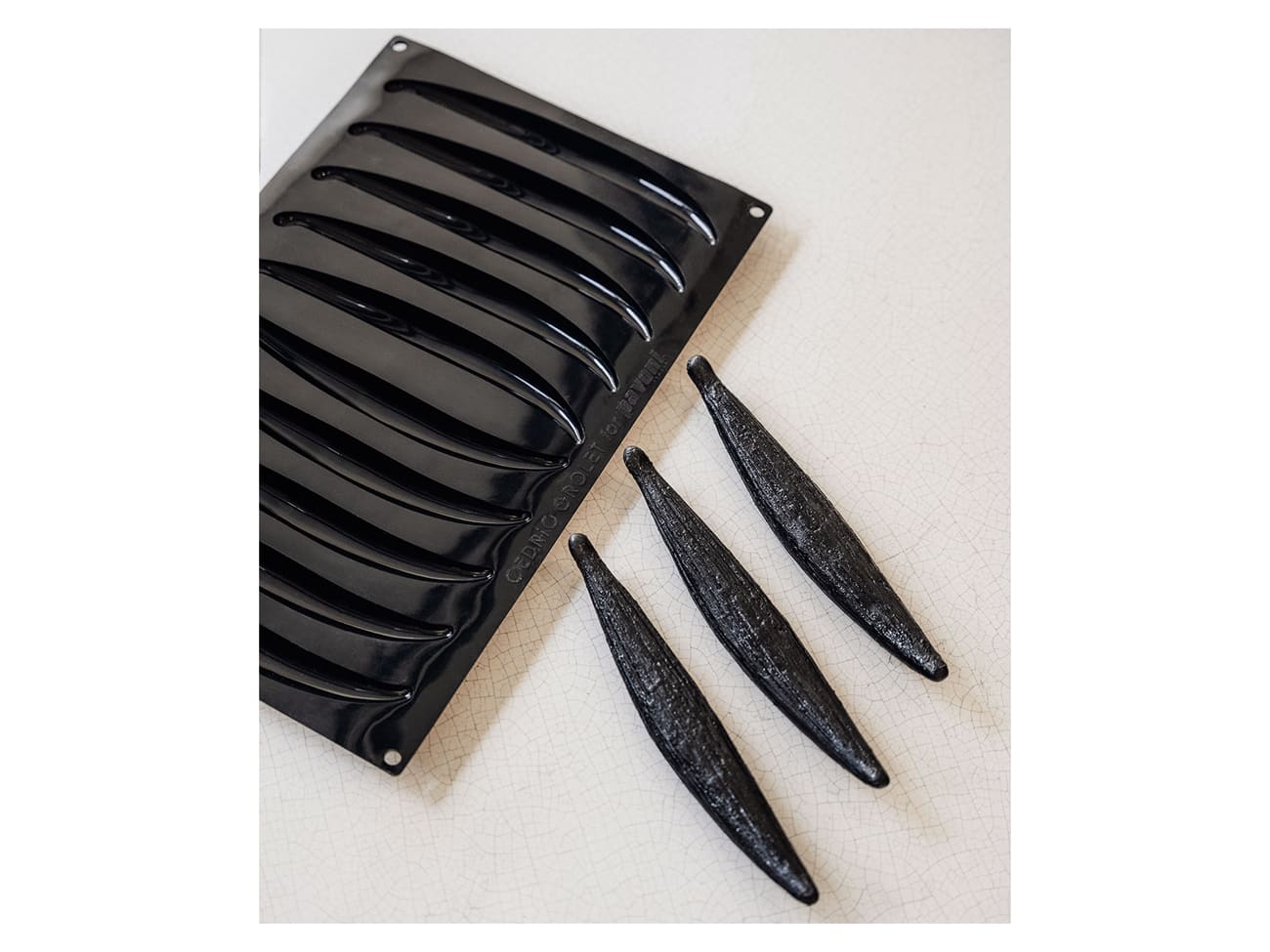 Pavoflex Silicone Mould - 10 Vanilla Pod Shapes - 40 x 30cm - Pavoni ...