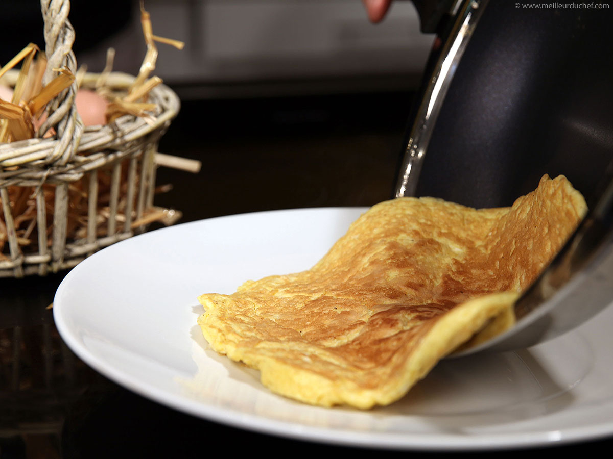 Omelette plate - Recette de cuisine illustrée - Meilleur du Chef