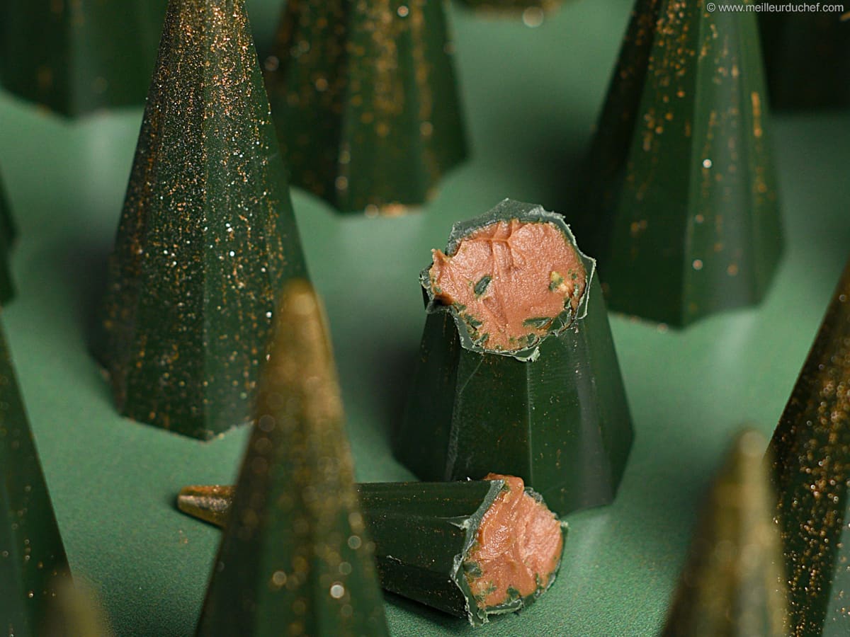 Chocolate Christmas Trees with Praline Filling - Illustrated recipe ...