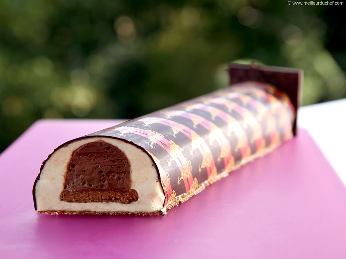 Passion Fruit Yule Log with a Chocolate Insert - Recipe with images ...