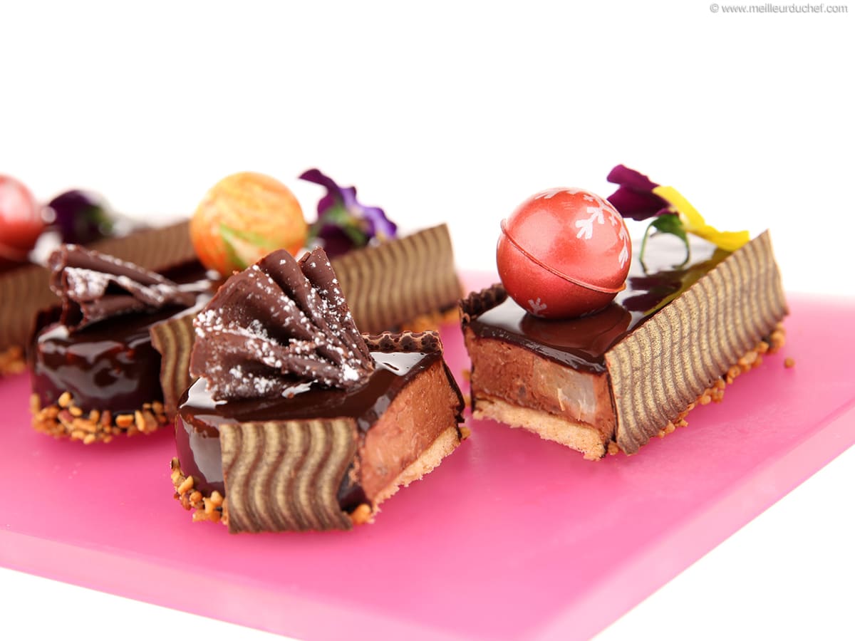 Pear & Chocolate Mini Yule Logs - Illustrated recipe - Meilleur du Chef