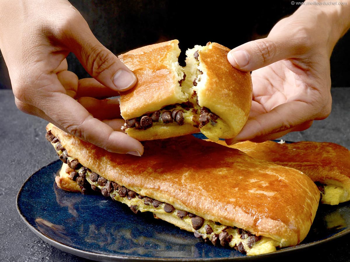 Swiss Brioche with Chocolate Chips (Brioches suisses) - Our recipe with ...